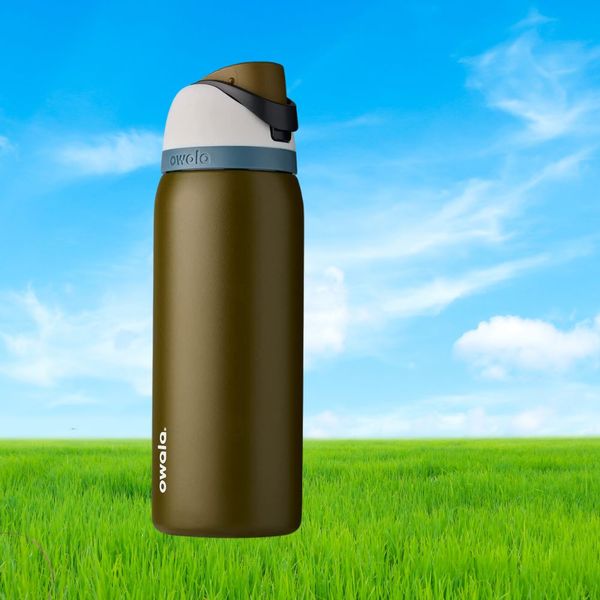 Owala Water Bottles: Where Hydration Meets High Fashion